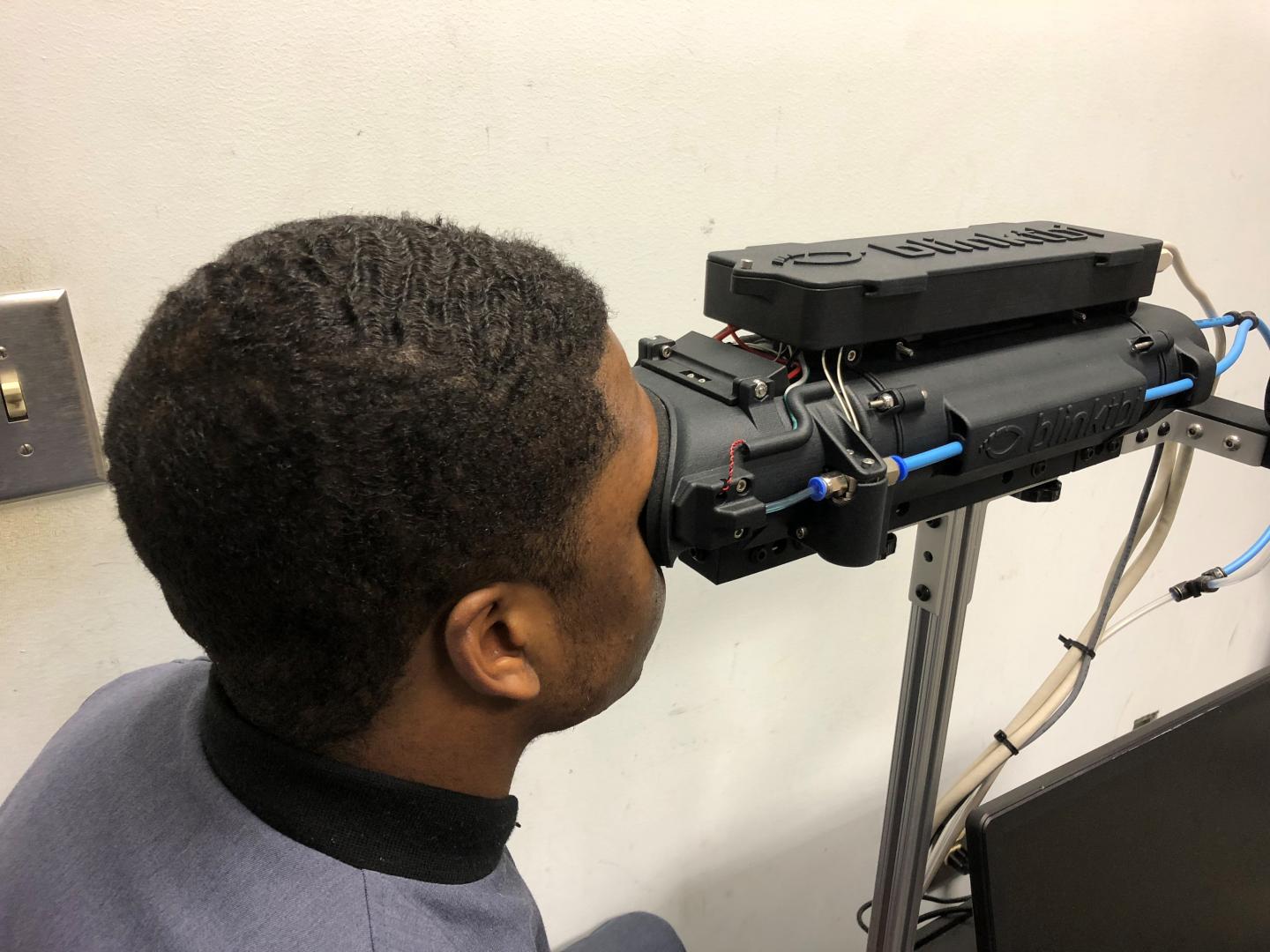 New device measures blink reflex parameters to quickly and objectively ...