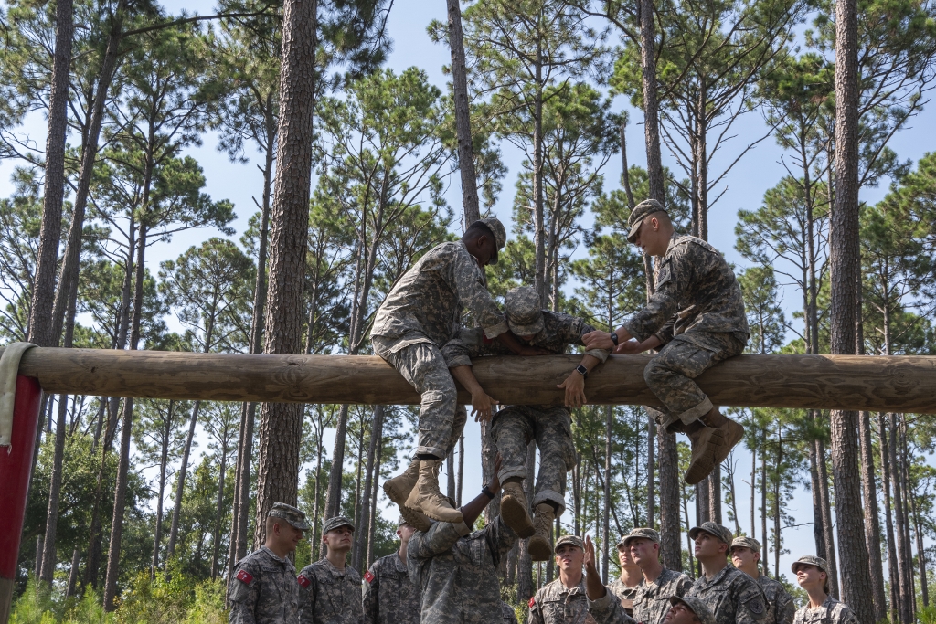 Crucible-like training at Parris Island instills professional ...